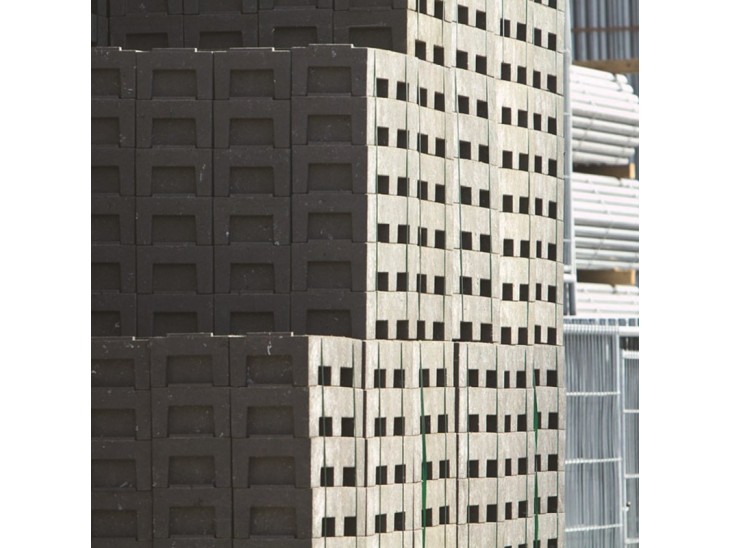 Plot plastique 18 kg : accessoires de chantier - ID Acier